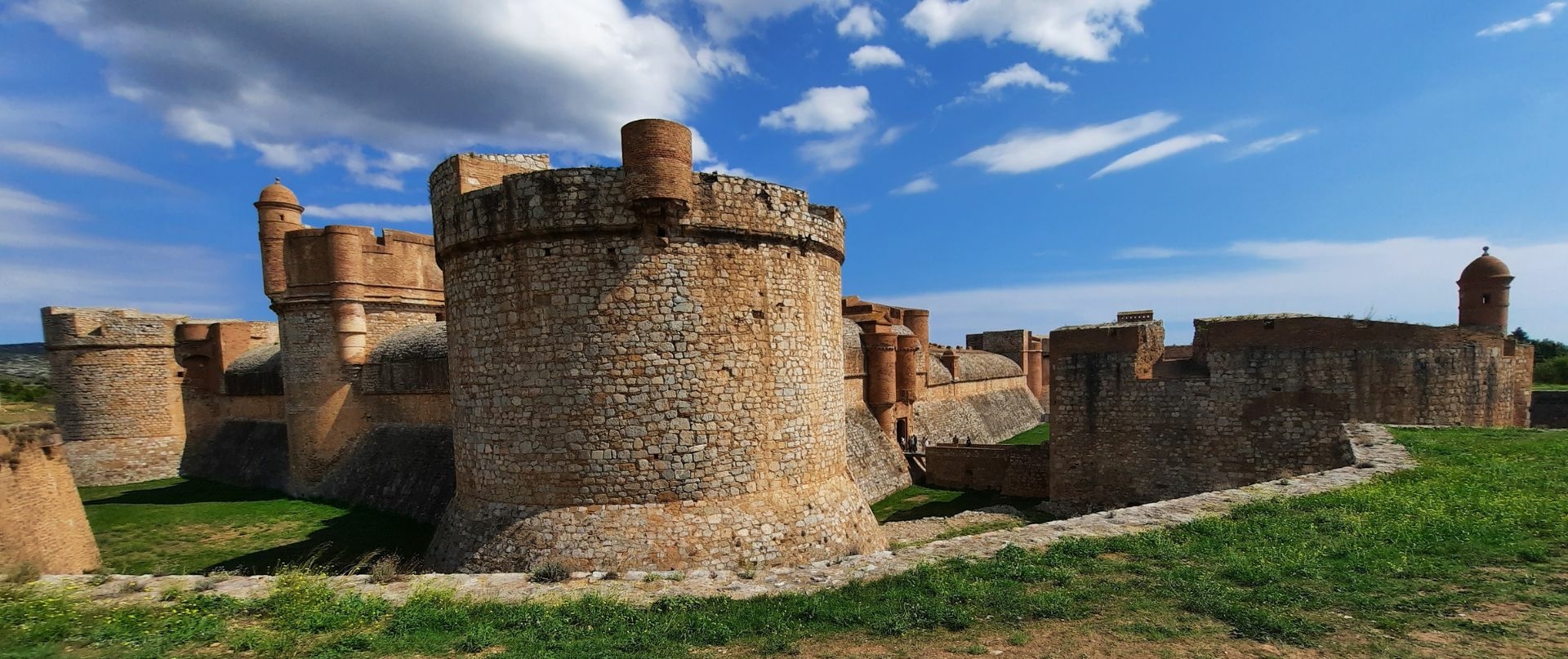 Les éléments défensifs de la forteresse Les éléments défensifs de la forteresse